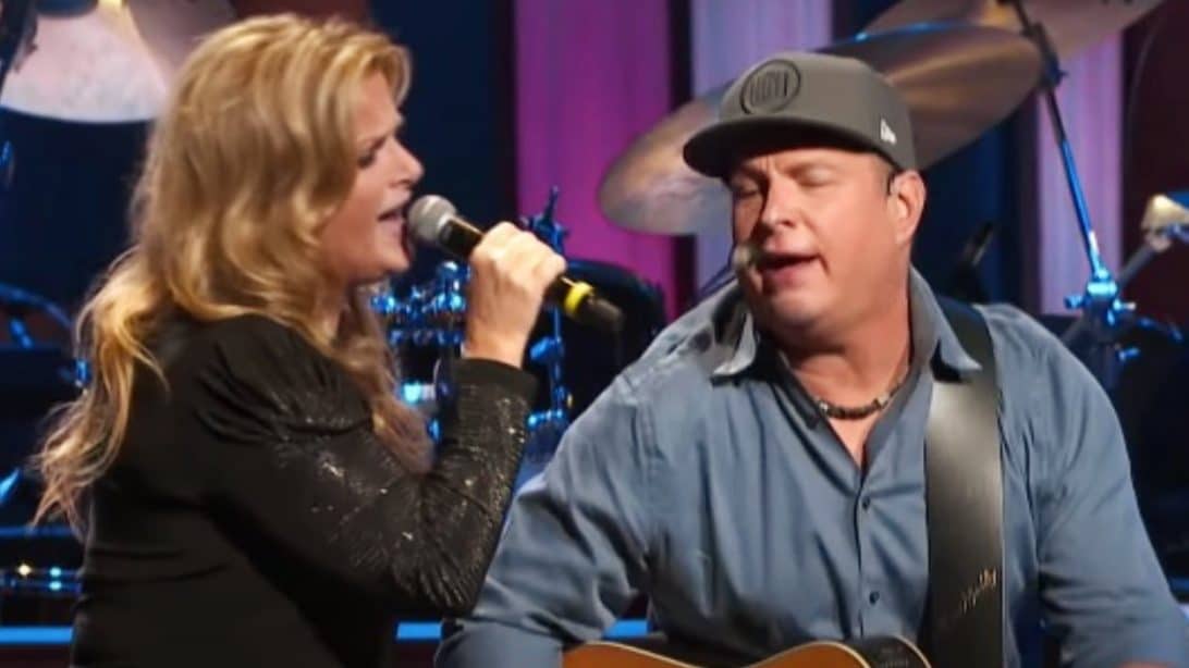 Garth Brooks & Trisha Yearwood Sing Classic Country Duets At The Opry