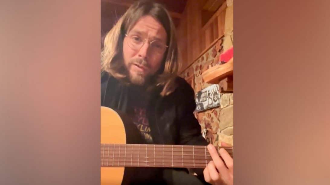 Willie Nelson’s Son, Lukas, Shares Tender Performance Of “White Christmas”
