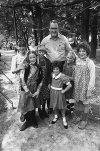 Unearthed Video Shows Young Alison Krauss In Early TV Appearance