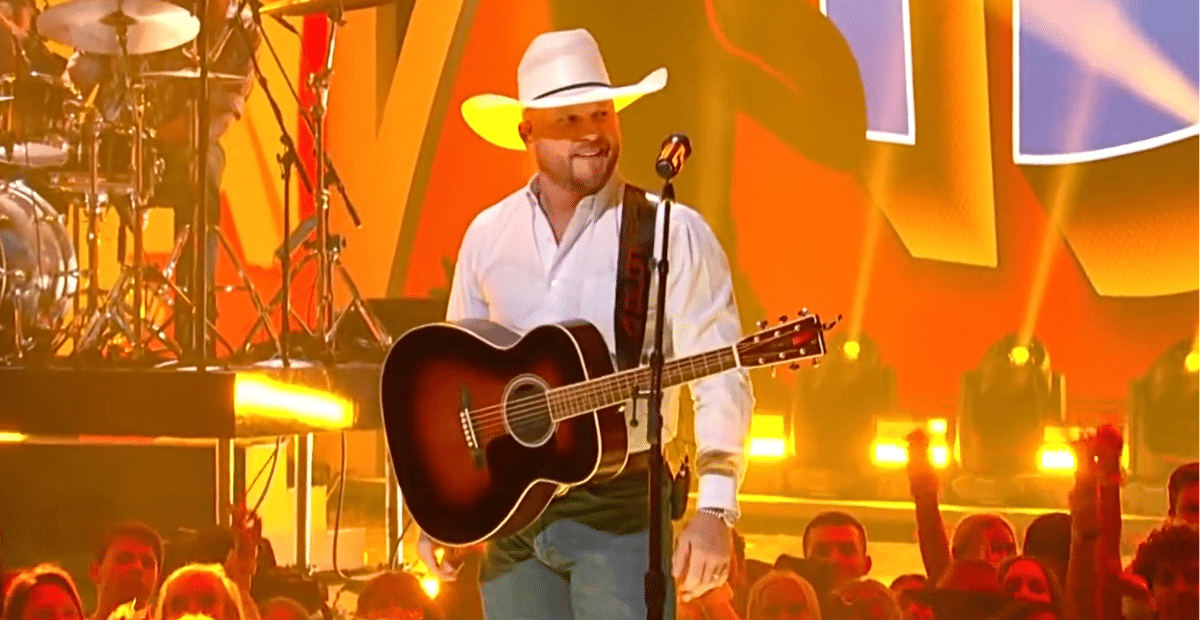 Cody Johnson Kicks Off 2024 CMT Music Awards With "That's Texas" Performance