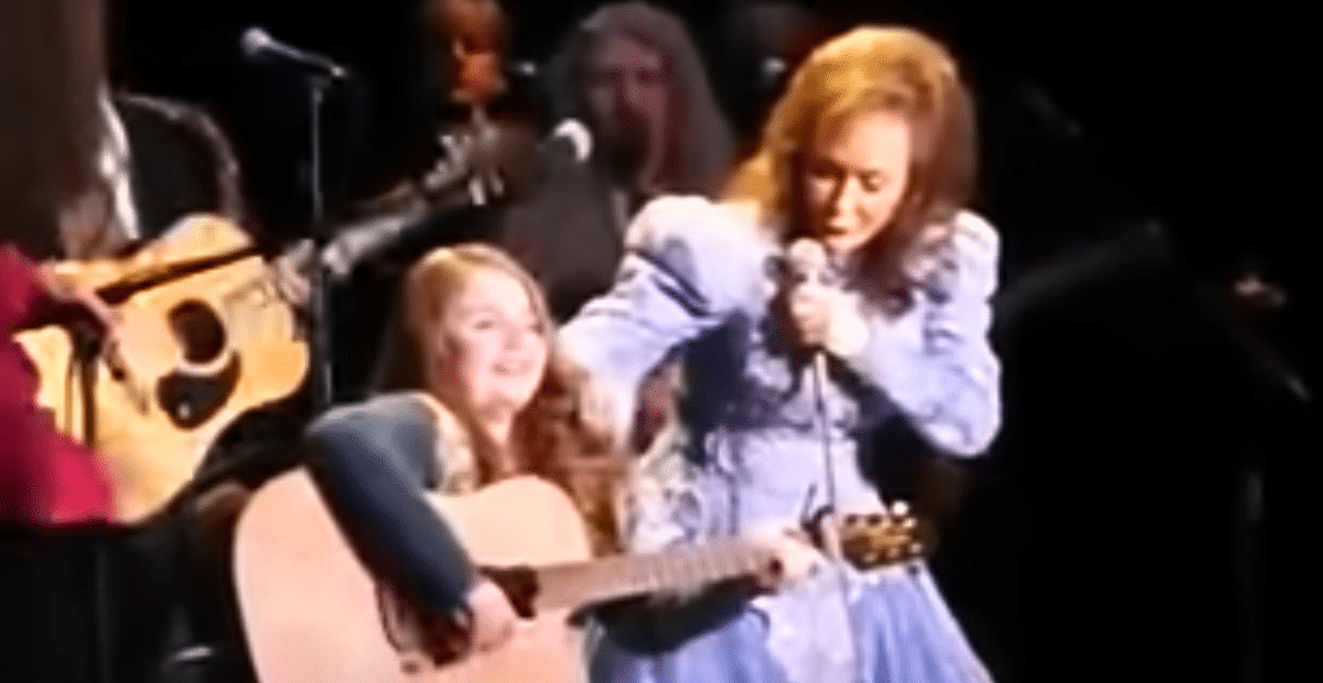 Watch Emmy Russell Perform Alongside Her Grandmother Loretta Lynn At 11 ...