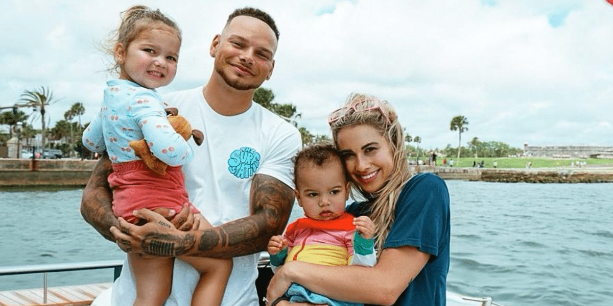 Katelyn Brown Shares Sweet Baby Bump Photo With Daughters Waiting For ...