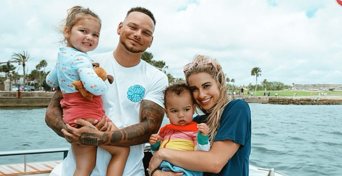 Katelyn Brown Shares Sweet Baby Bump Photo With Daughters Waiting For ...