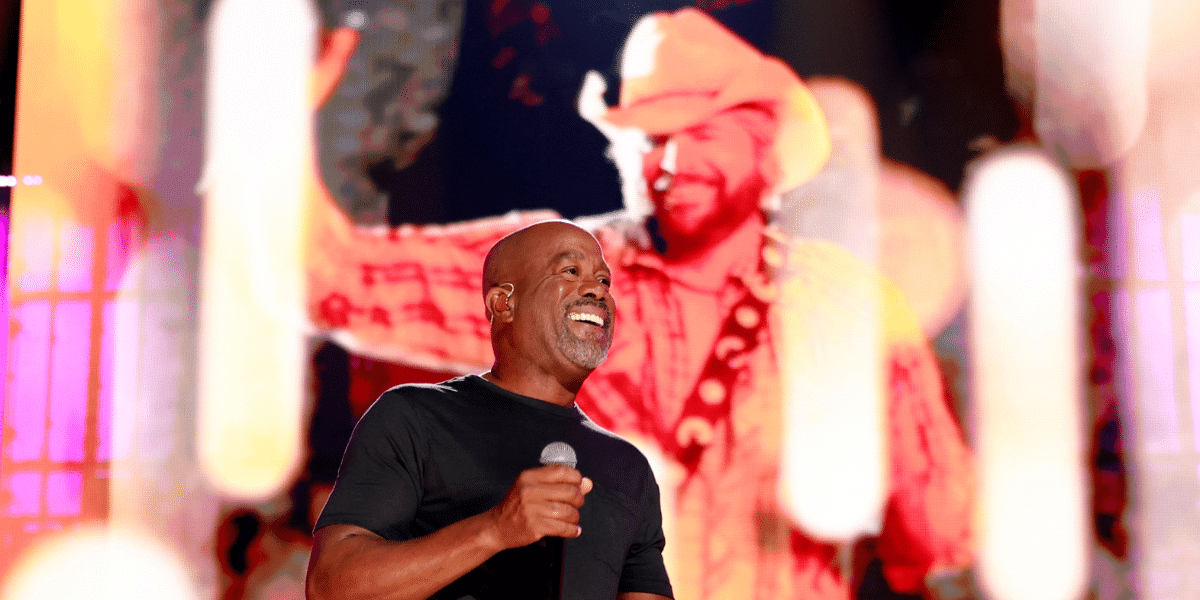 Darius Rucker Performs "God Love Her" At All-Star Toby Keith Tribute