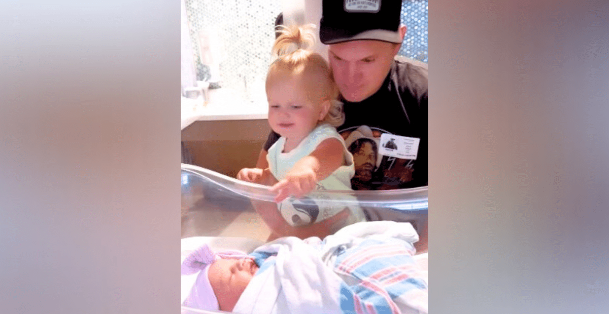 Jon Pardi Posts Precious Video Of Daughter Presley Meeting Her Baby Sister