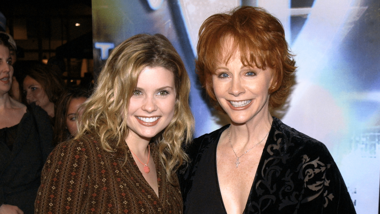Reba's On-Screen Daughter Shares What She Learned From Working With The ...