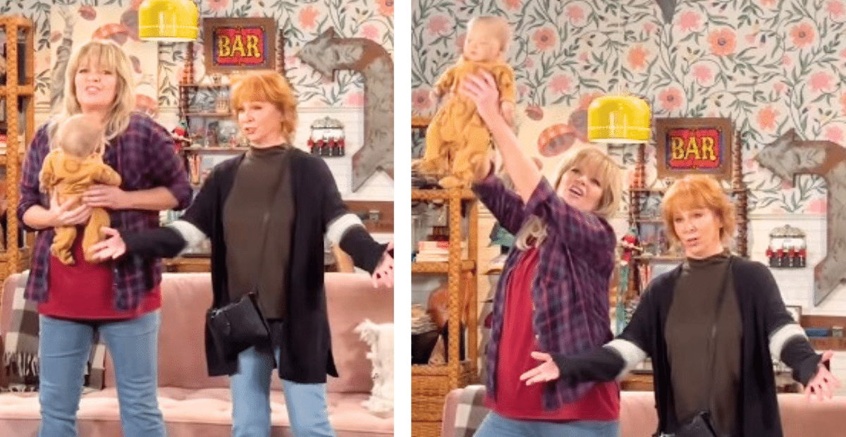 Melissa Peterman & Reba McEntire Break Out Into "Reba" Theme Song In ...