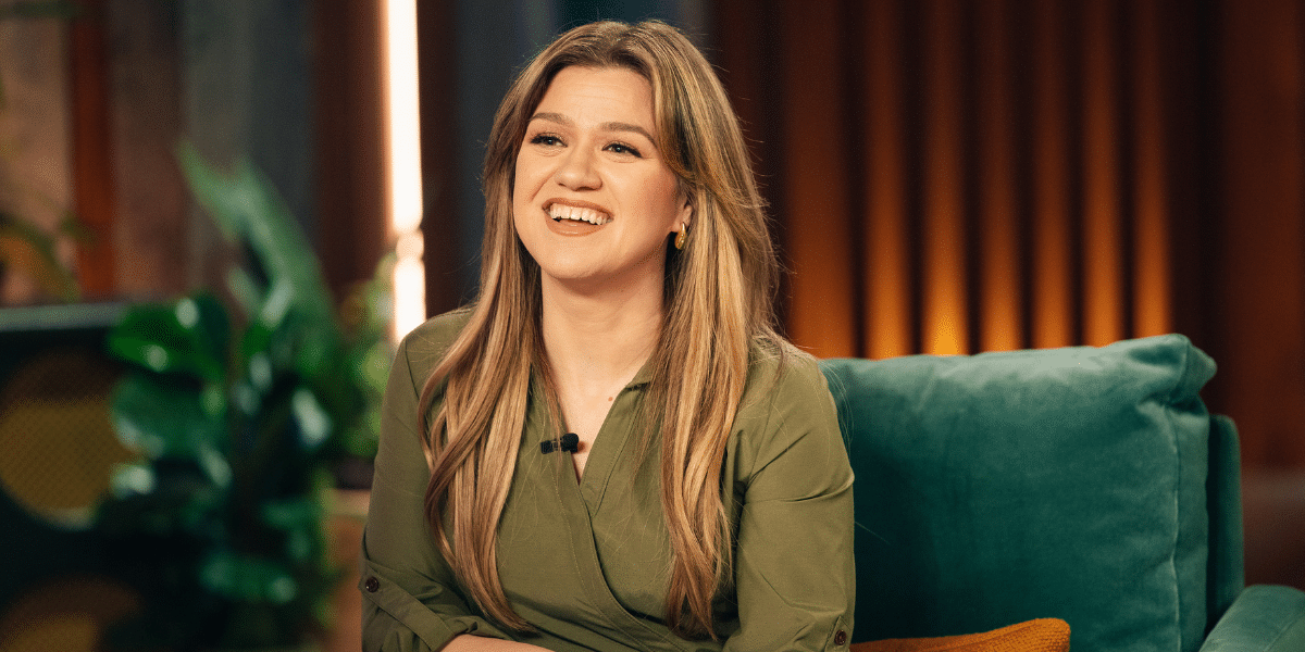 Kelly Clarkson Returns To "The Kelly Clarkson Show" After Unexplained ...