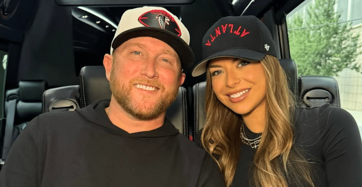 Cole Swindell & Wife, Courtney, Expecting First Baby