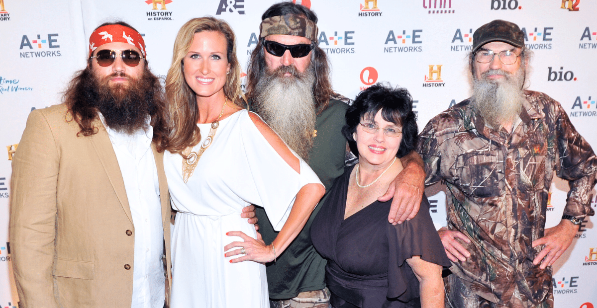 Korie Robertson Speaks About Going "Through A Tough Time" Amid Phil ...