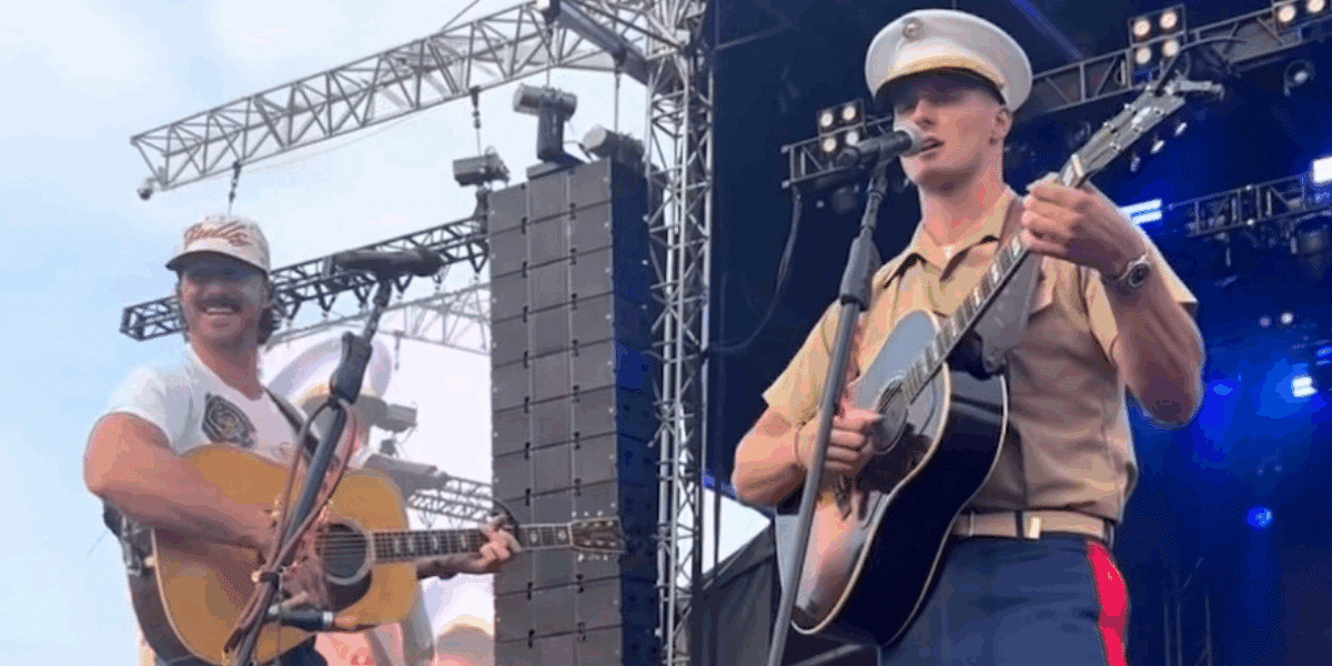 Crowd Goes Wild When Riley Green Brings Out Marine For "In Color" Duet