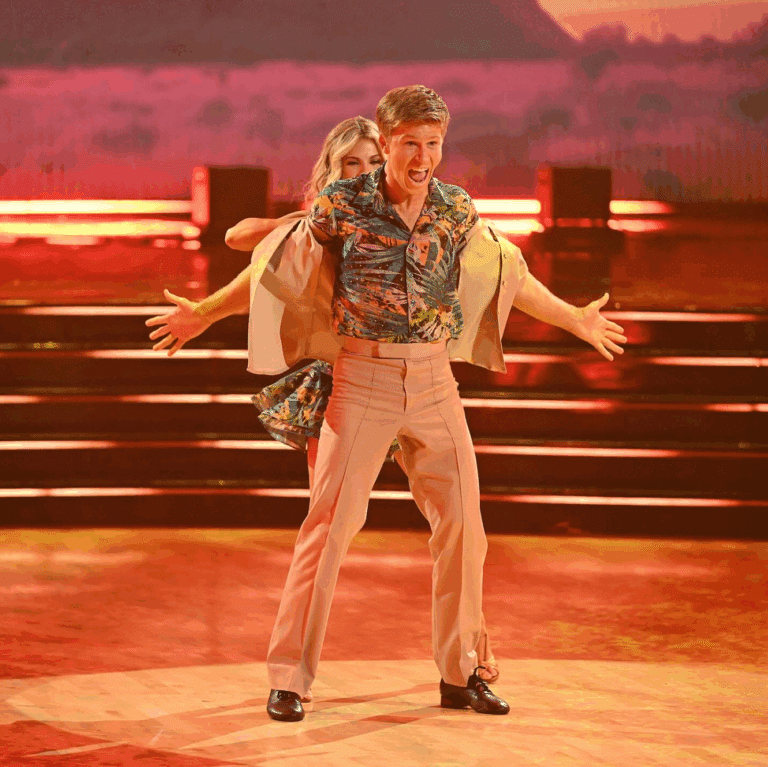 Robert Irwin Makes 'Dancing With The Stars' Debut With "Wild" Jive