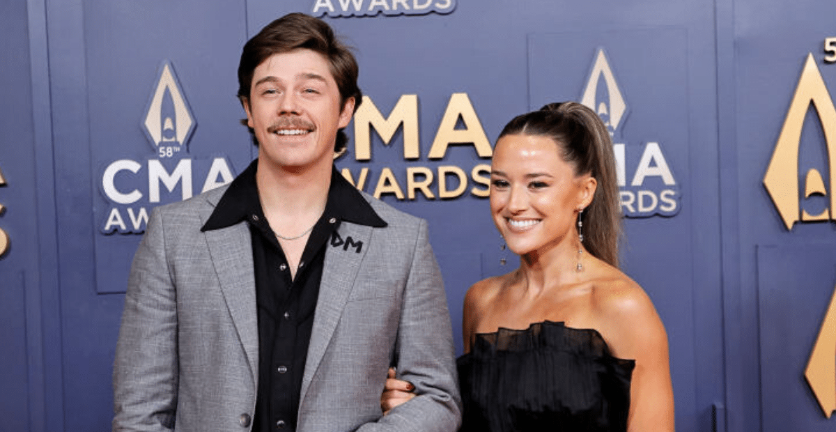 Country Singer Dylan Marlowe Announces He & Wife Are Expecting Twins ...