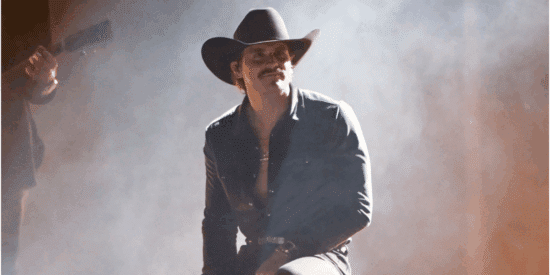 Rising Star Tucker Wetmore Performs Viral Hit "Wind Up Missin' You" At ...