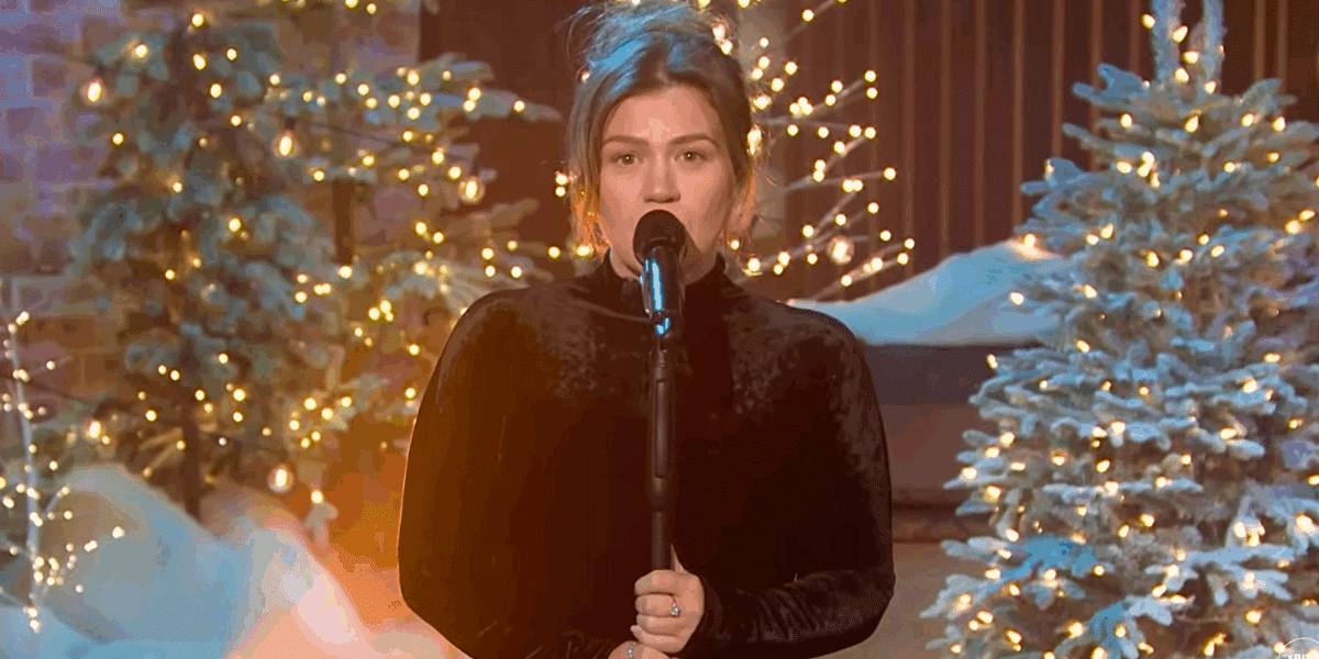 CMA Awards: Rapper BigXthaPlug & Luke Combs Give Fiery "Pray Hard ...