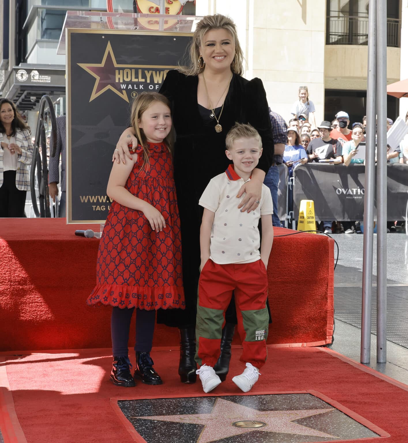 Kelly Clarkson Opens Up For The First Time About How Her Kids Are ...