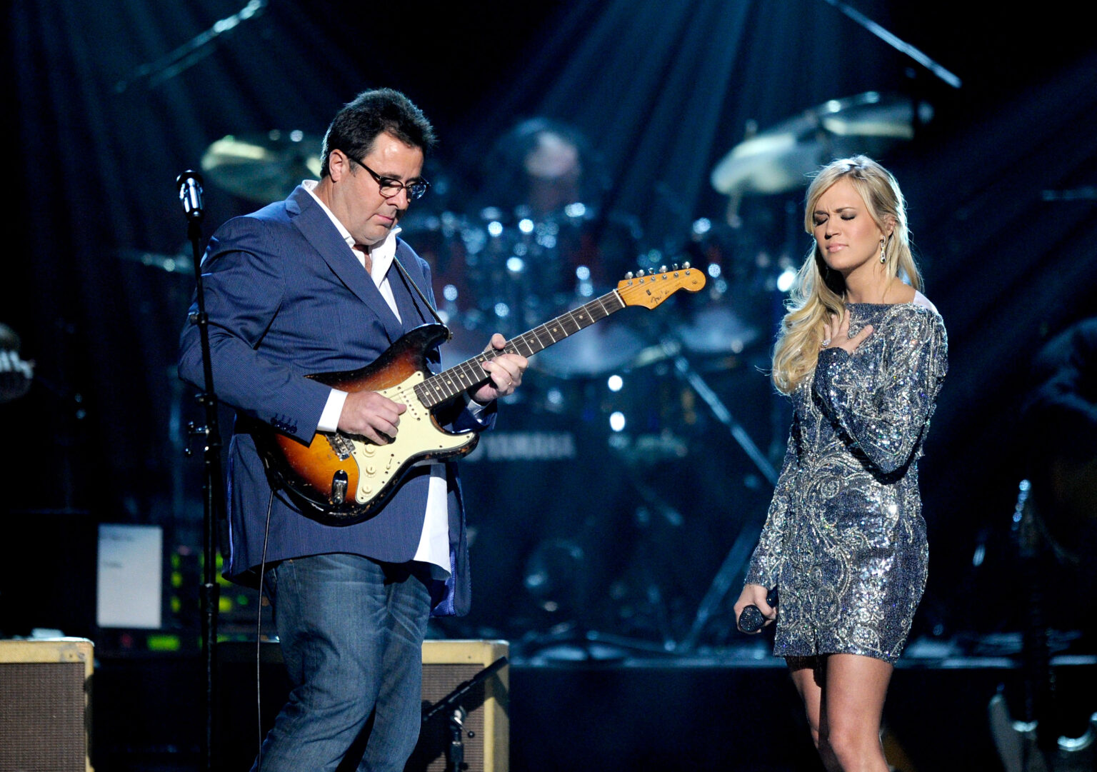 Carrie Underwood Stuns Easter Congregation With "How Great Thou Art"