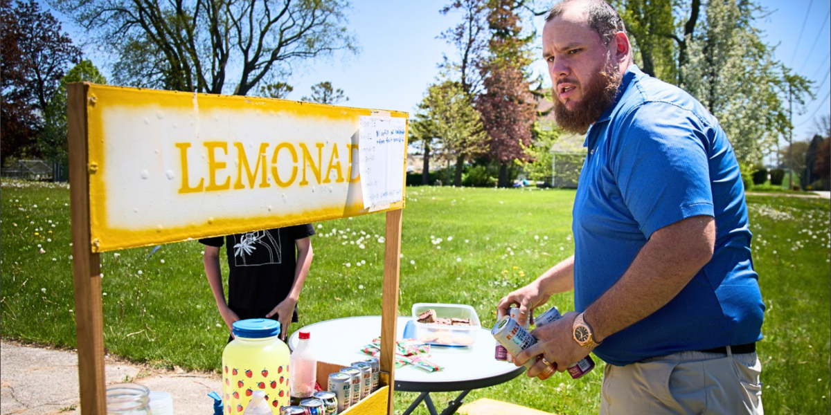 Boys' Lemonade Stand Gets Boost From Luke Combs Visit